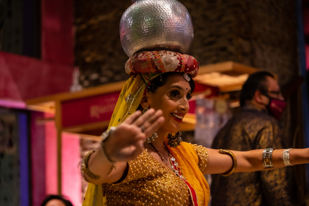 Miami Restaurants with Shows: MiamiCurated